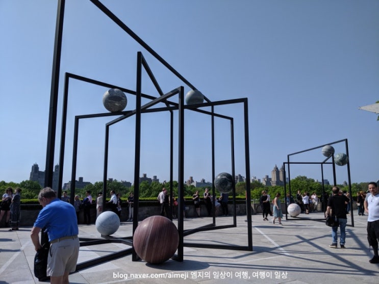 #NY - 뉴욕 메트로폴리탄 박물관 뷰가 좋은 옥상정원 Roof Garden 전망대 Alicja Kwade의 ParaPivot ...