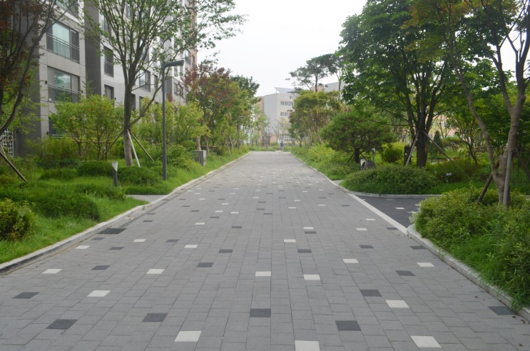 보·차도용 블록 ‘인조화강블록 아파트 보·차도 시공사례아파트보도인조화강석블럭화강블럭화강블록보도차도투수블록