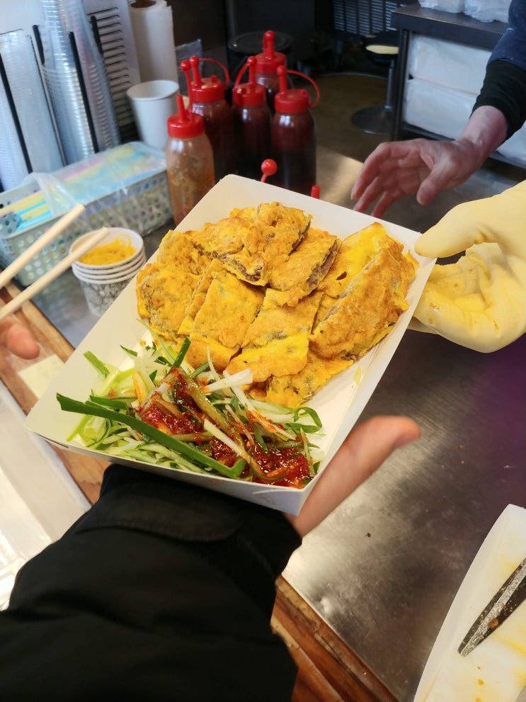전주 한옥마을 맛집 먹거리 교동 육전 불꼬챙이 알쓸신잡 천년누리 비빔빵 치즈 닭꼬치 임실치즈구이 추억의 뽑기