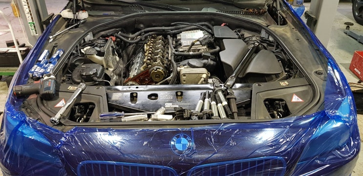 Bmw F10 530i 엔진 경고등으로 입고 미션오일디퍼오일 누유수리 엔진오일 교환미션오일교환 부산수입차정비잘하는곳
