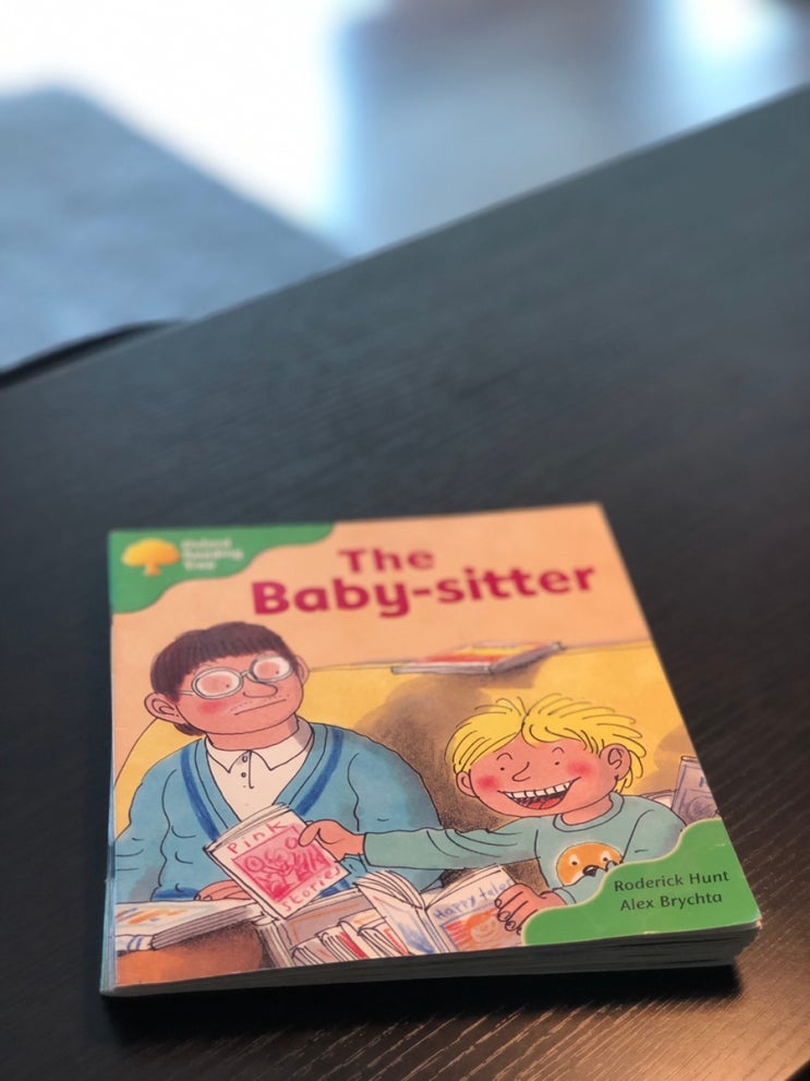 oxford reading tree level 2: The baby-sitter/Kipper’s Birthday/Spots ...