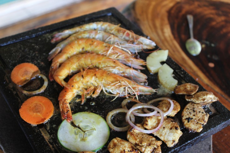 [세이셸] 2일차 4. 세이셸 맛집 마헤 맛집 돌판구이 바베큐 마리아 락카페 Maria's Rock Cafeteria ...