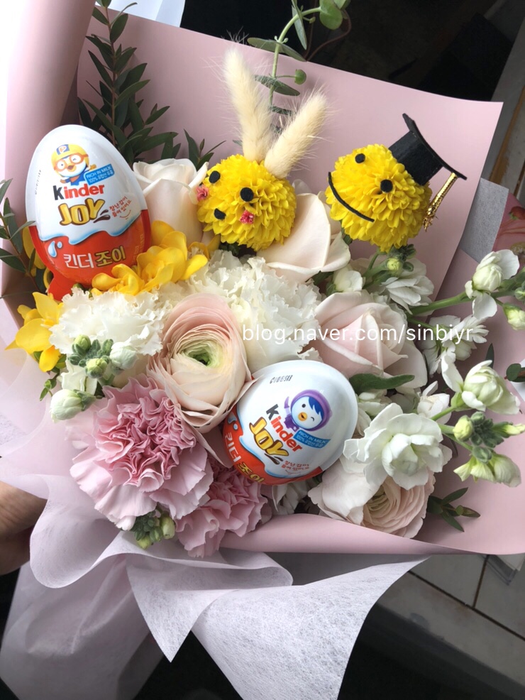 서울역 꽃집 김포 꽃집 And 팝플로라 입학식 꽃다발 킨더조이꽃다발 폰폰이 꽃다발 학사모꽃다발 축하 꽃다발