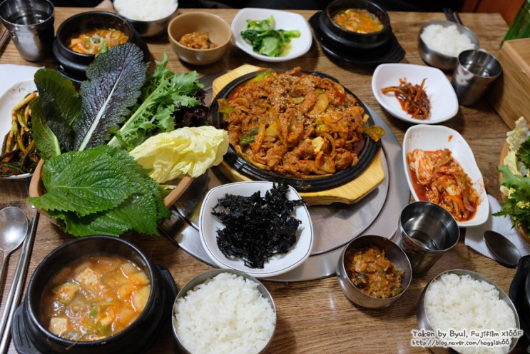 여의도맛집서울상가 흑돼지 완소 쌈밥정식 우렁쌈장~ 된장찌개 맛난집 다양한 쌈야채에 제육볶음 쌈싸먹기~ With 후지