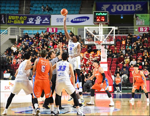 '프로농구 최단신 외국인' 킨, KCC 6강행 비밀병기 될까 : 네이버 블로그