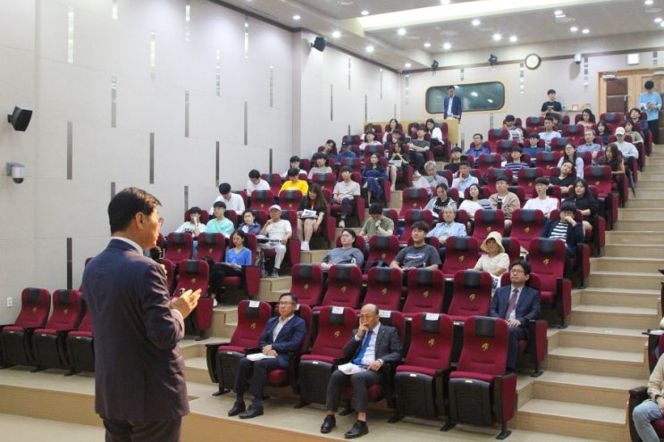 A Lecture for Both Citizens and Students: Opening Ceremony Held for ...