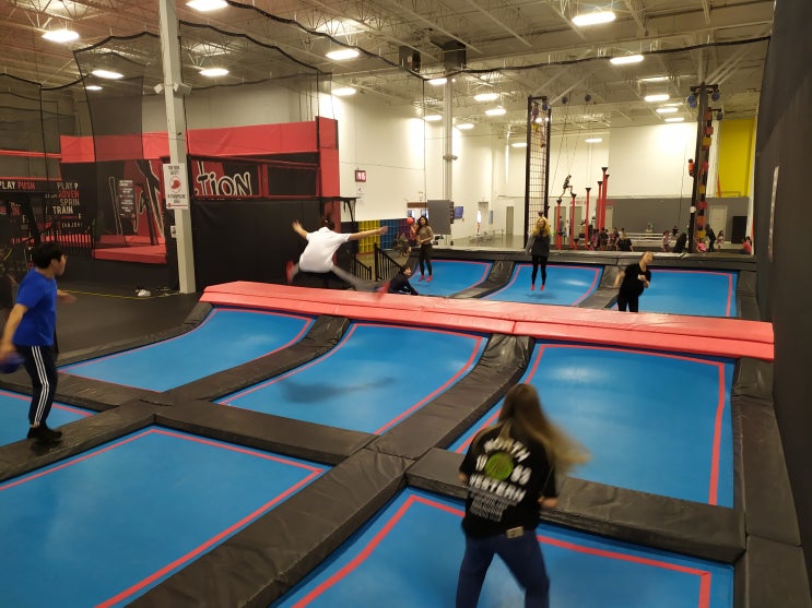 [캐나다 캘거리 워홀 D+116] Injanation 인자네이션 : 트램펄린, 클라이밍, 출발 드림팀까지! 진짜 재밌는 캘거리 ...