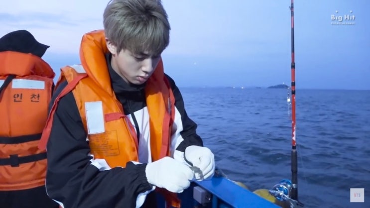 방탄소년단 진•BTS JIN fishing vlog : 네이버 블로그