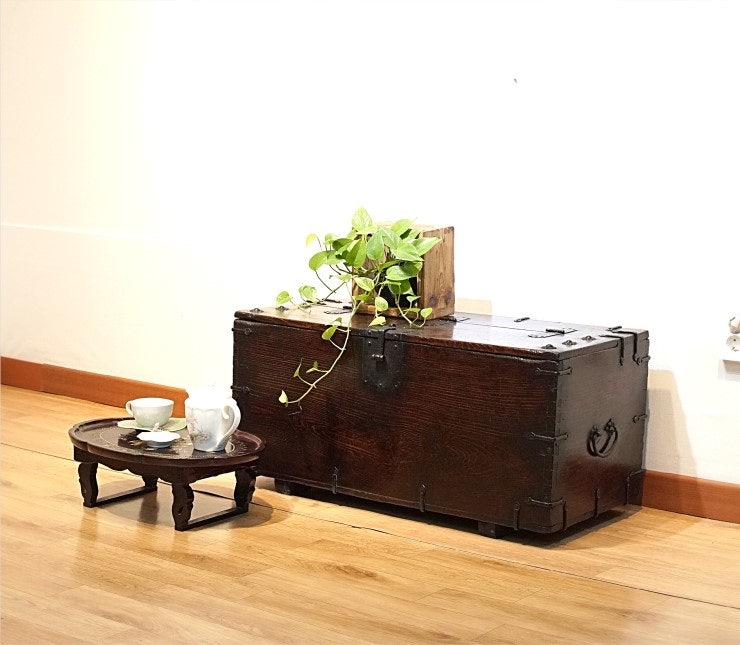 전통 고가구인 돈괘는 쇼파테이블로 티비다이 거실장으로 자개소반과 한옥인테리어 네이버 블로그