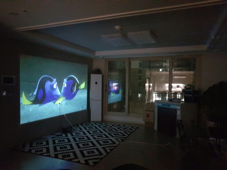 [꿀템발견!]상상이상의 빔프로젝터! LG 시네빔 HF80LA 숨겨진 꿀템! : 네이버 블로그