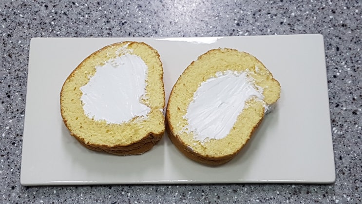 생크림 가득 롤케이크 : 네이버 블로그