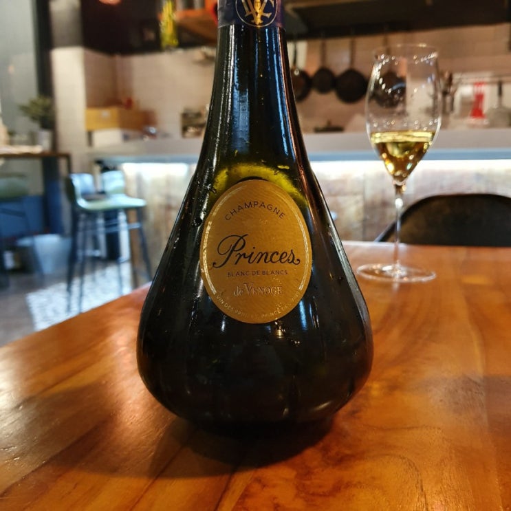 Champagne de Venoge Princes Blanc de Blancs (샴페인 드 브노쥬 프린스 블랑 드 블랑 ...