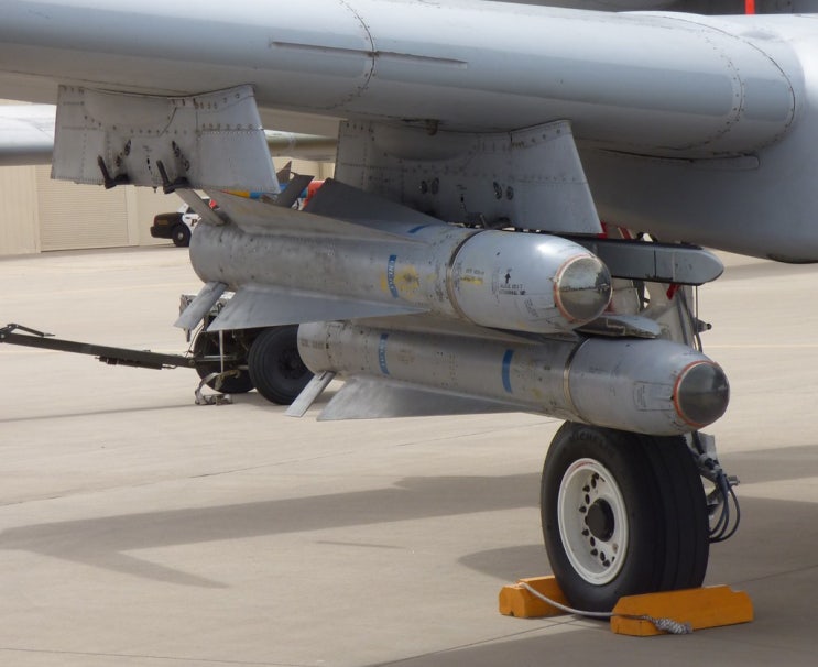 [한국의 무기이야기] 명중률 93%… AGM-65 매버릭 미사일 : 네이버 블로그