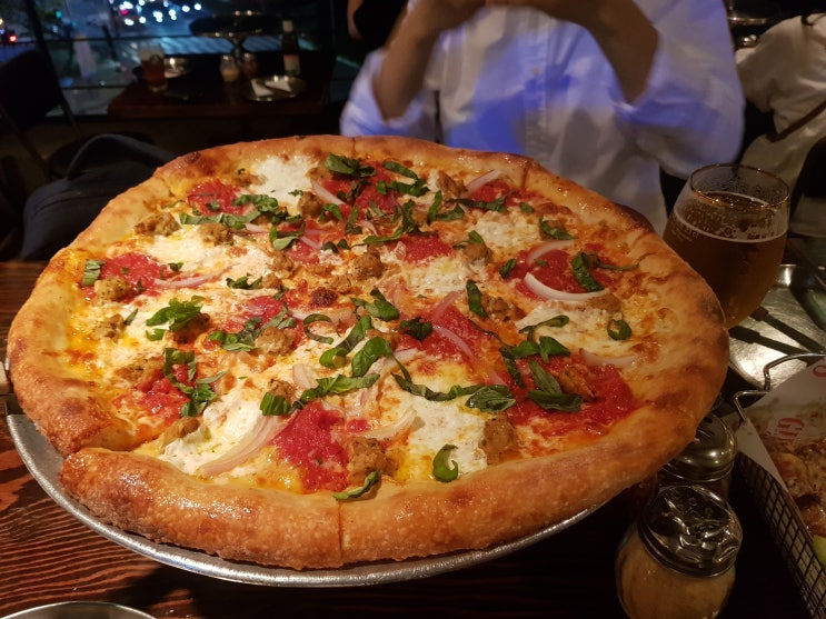 이태원 피자 맛집 지노스 뉴욕 피자ginos Ny Pizza 테라스 뷰 분위기도 좋으다 네이버 블로그