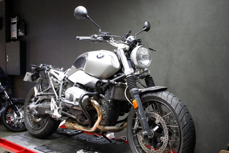 BMW R NINE T 피아 PIAA 안개등 작업기 입니다 : 네이버 블로그