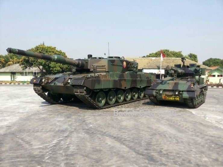 위장한 인도네시아 육군의 스콜피온 경전차 - Camouflaged Indonesian Army Scorpion 90 CVR(T ...