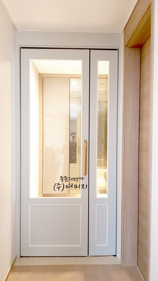 여미지 강원도 원주 비대칭 스윙양개연그레이yg91흰색쫄대철망입유리하단고시단골드바손잡이 전국 중문 전문업체