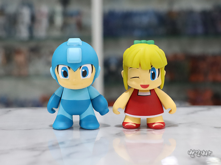 아트토이 미니피규어 키드로봇 미니 메가맨 (kidrobot mini megaman) 록맨 & 롤 : 네이버 블로그