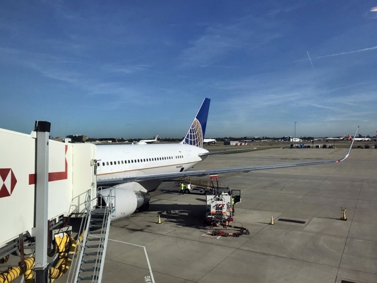 유나이티드항공 UA919 런던 - 워싱턴DC (2019. 10. 27.) : 네이버 블로그