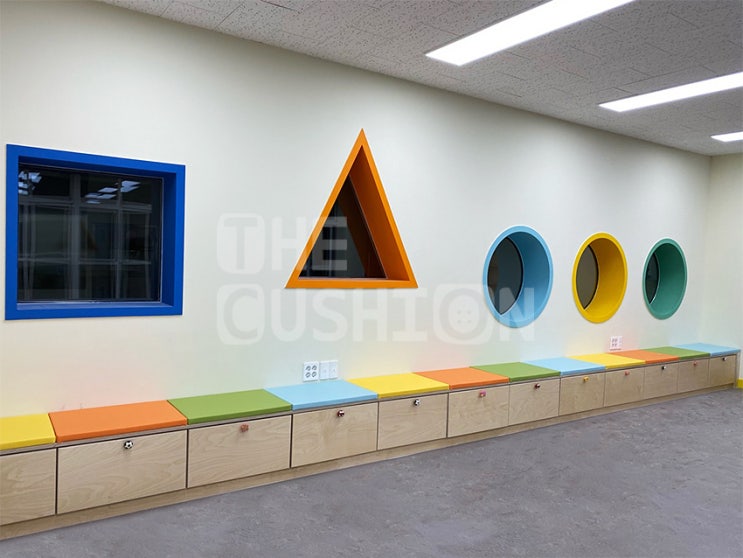 대관초등학교 학교공간 발랄한 색 쿠션의 조화~ 벽쿠션 바닥매트 원형기둥쿠션 방석쿠션 창틀보호쿠션 네이버 블로그