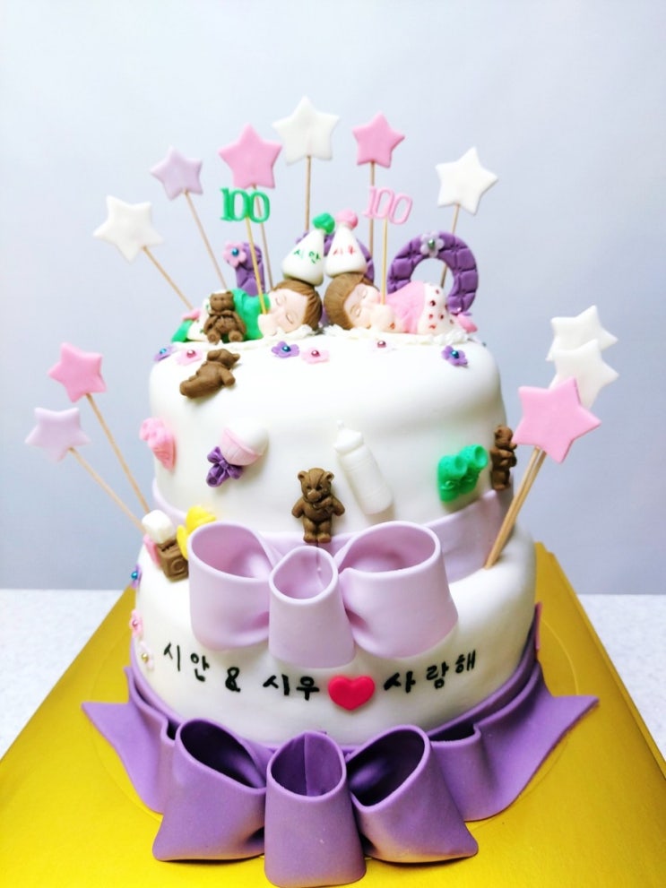스위트해븐 메리크리스마스쌍둥이백일2단케이크슈가케이크연예인케이크각종행사케이크생일케이크기념일케이크주문제작논현슈가