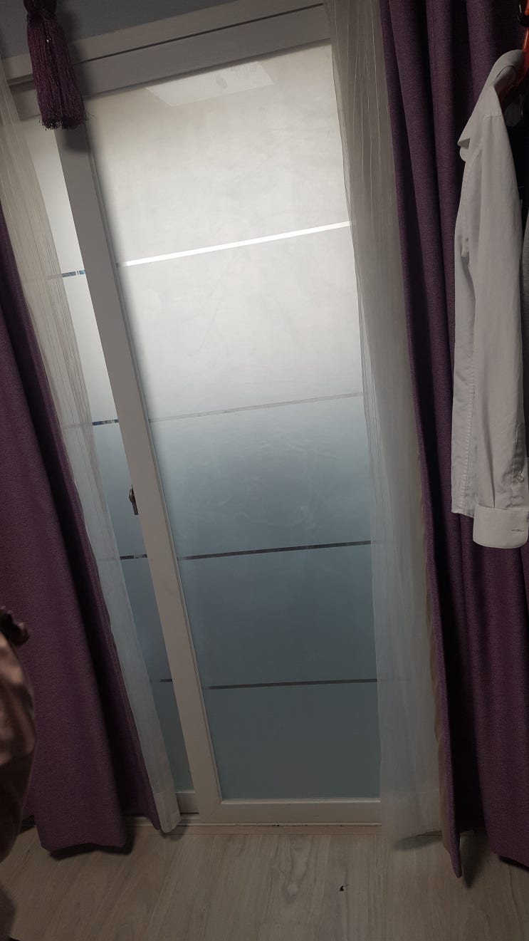 가로로 띠가 네개 들어가 있는 불투명 스리 창문유리 교체 신흥동유리가게 부평동유리가게 네이버 블로그