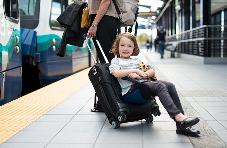 캐리어에 아이를 태우는 방법 여행용 어린이 시트 Lugabug : 네이버 블로그