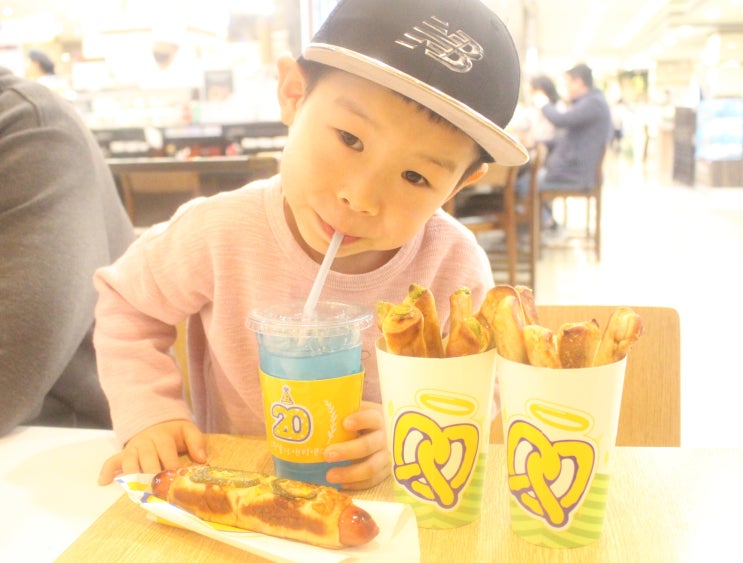 녹차크림치즈스틱 맛보러 앤티앤스 프레즐 현대백화점중동점 다녀왔죠 네이버 블로그