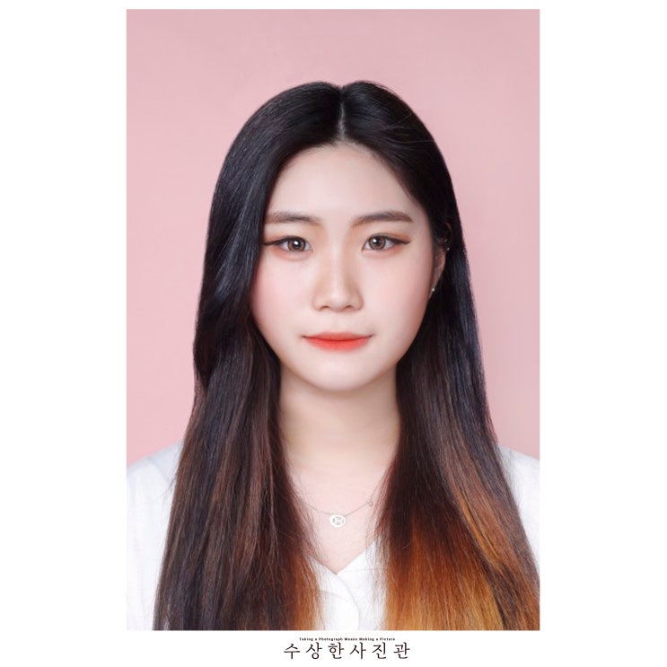홍대 증명사진 수상한 감성으로 가성비 좋게 찍어가기 컬러 증명사진 민증사진 여권 사진 면허 사진 학생증 사진