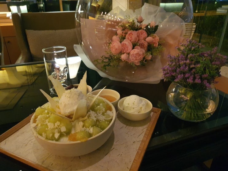 그랜드 하얏트 서울 호텔 라운지 더 갤러리 메론빙수 창가자리 뷰 맛집 네이버 블로그
