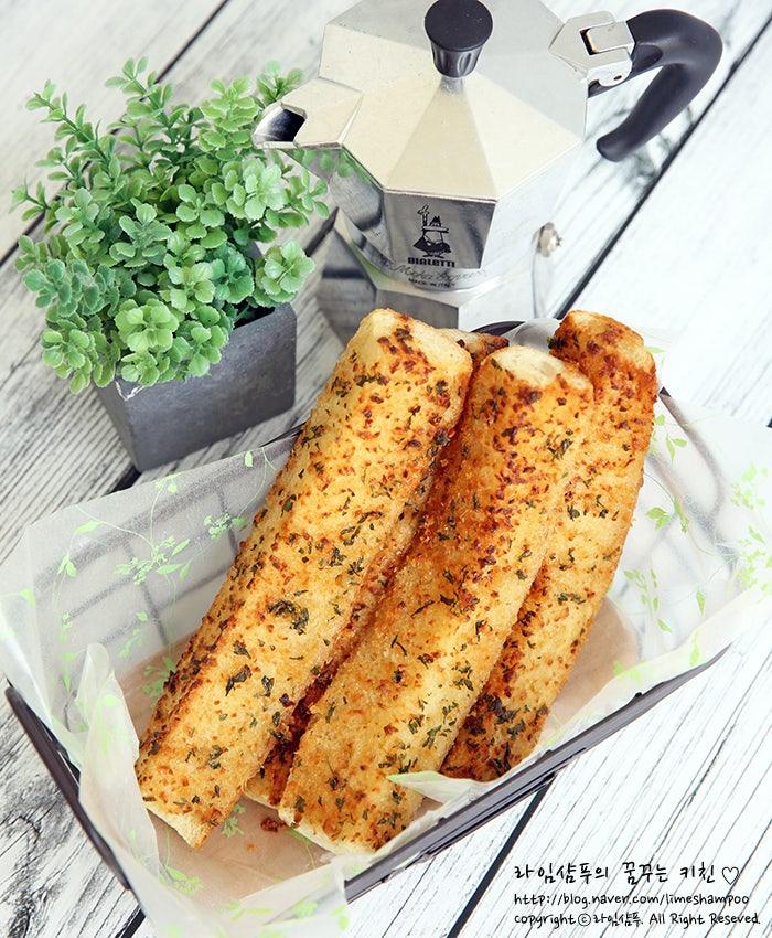 베이커리맛 그대로! 맛있는 마늘빵 만들기,마늘빵 소스 (에어프라이어요리) : 네이버 블로그