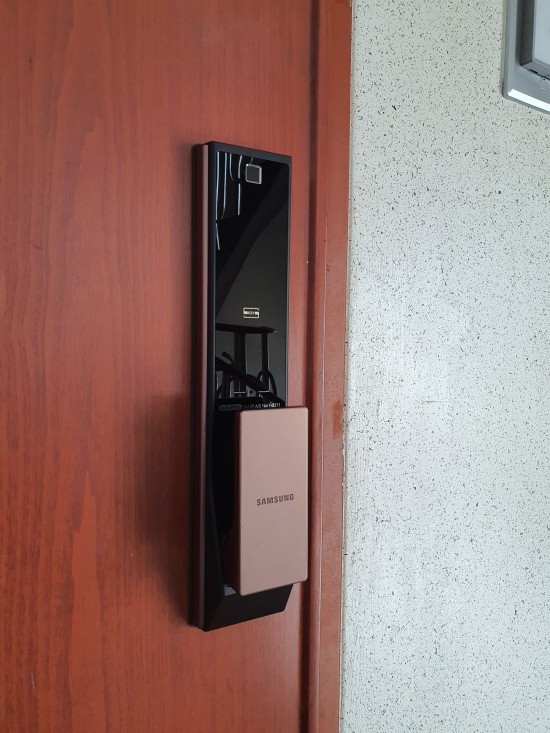 의왕도어락 설치하러 다녀온 내손동 반도보라빌리지 1단지 삼성도어락 shp-dp951 + 도어클러져 설치 : 네이버 블로그