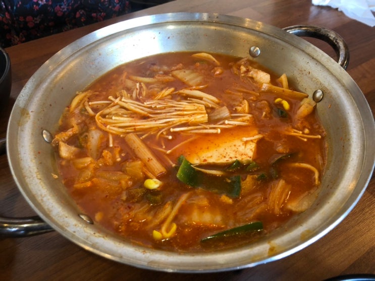 인기폭발 배부장찌개 오산 궐동점에서 먹은 생돼지고기 김치찌개와 부추전 네이버 블로그
