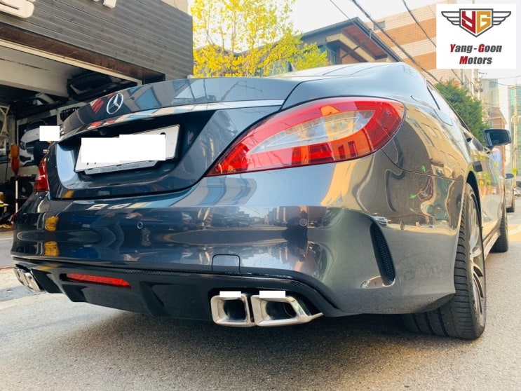 Benz CLS W218 후기형, 후면의 모습을 스포티하고 공격적인 모습으로 만들어주는 AMG st 카본수전사 디퓨져+사각 듀얼 ...