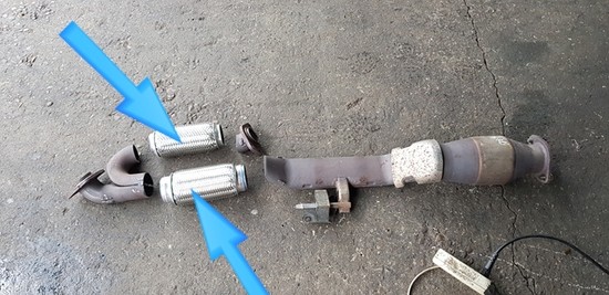 알티마 촉매용접 닛산 알티머 알티만 앞 1번 전 소음기 마후라 머플러 교정 수리 용접 자바라 밸로호스 밸로오즈 밸로우즈 밸롱우즈