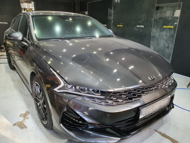 데즐링카케어 : K5 dl3 3세대 브렌톤 3세대. 반광블랙 엠블럼 장착. 트렁크PPF시공 : 네이버 블로그