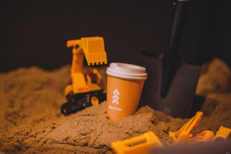 교동카페 :: 셔터커피 shutter coffee :: 적벽돌 & 회벽돌 : 네이버 블로그
