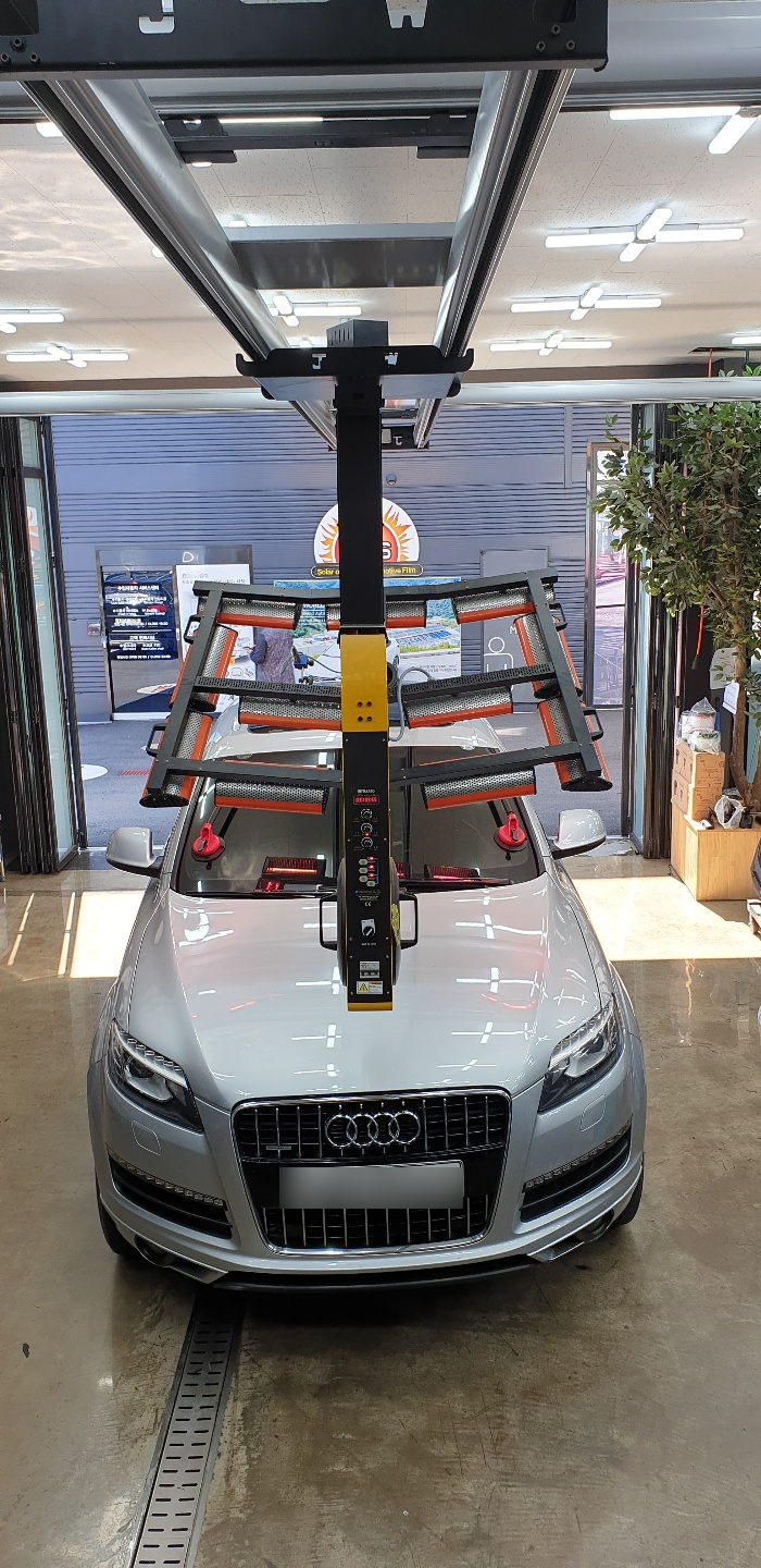 아우디 Q7 앞유리교체 후기 운전중 차앞유리금 깨진 돌빵으로 인해 Audi A6 전면유리교환비용 및 비품유리 차유리용접