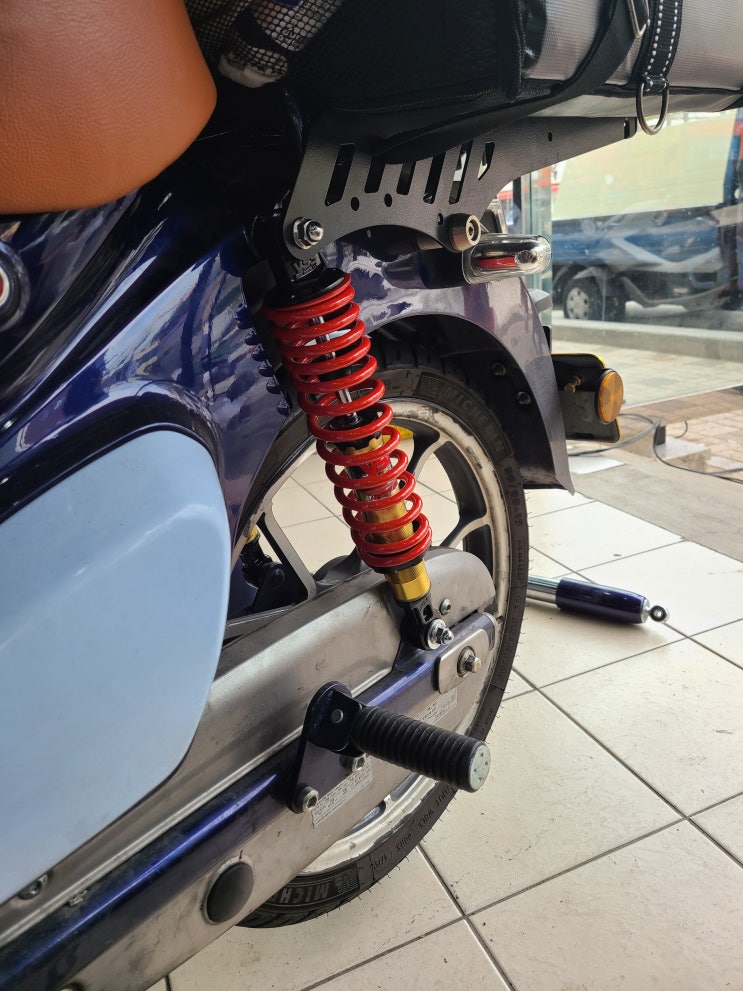 혼다 c125 yss리어쇼바 교환 동래구 안락동 유명오토바이 : 네이버 블로그