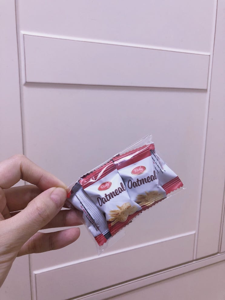리키 오트밀 Ricky oatmeal 이것이 바로 인간사료? 앉은 자리서 10개뚝딱임 : 네이버 블로그