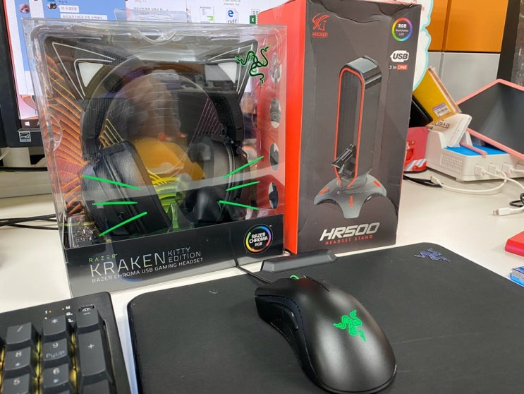 네코미미 헤드셋 레이저 크라켄 키티 에디션 & 해커 헤드셋 스탠드 (Razer Kraken Kitty Edition ...