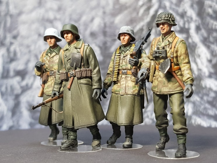 1:35 밀리터리 프라모델 피규어 페인팅(Dragon's German Infantry,hg divisio(ANZIO 1994 ...