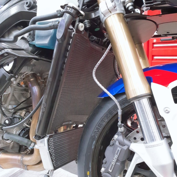 Bmw S1000rr 에보텍 라지에이터가드 오일쿨러가드 에스프리 슬라이더 셋 테크스펙 니그립 패드 파츠장착일지 네이버 블로그