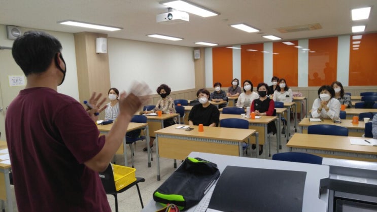 진주교육대학교평생교육원치매예방실버재활웃음코칭상담사 16기 과정 개강 프로그램을감사와 칭찬은 사람을 살리는 능력이 있다