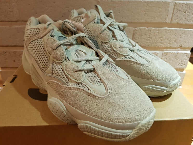 아디다스 최고의 운동화 중 하나!! YEEZY 500 솔트 소금 이지500 솔직 담백 리뷰~!! : 네이버 블로그