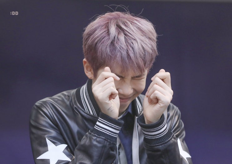 방탄소년단 RM / BTS RM ※♬ beautiful RM ♡☆ MyeongDong Fansign (170224) : 네이버 블로그