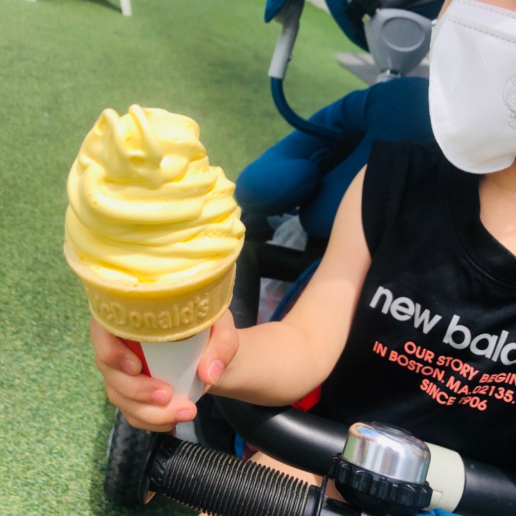 맥도날드 더블치즈버거 & 바나나콘 내돈내산 후기 : 네이버 블로그