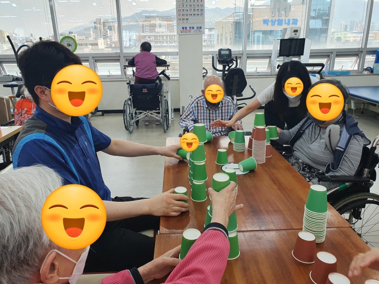 대구주간보호센터 화목한재활주간보호센터의 인지 기능 향상 위한 종이컵 젠가 프로그램 대신동주간보호센터 중구주간보호센터