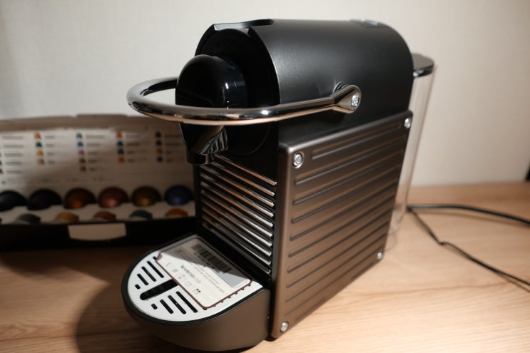 캡슐 커피머신 추천: 네스프레소 픽시 C61 타이탄 [Nespresso Pixie C61 Titan Coffeee Machine ...