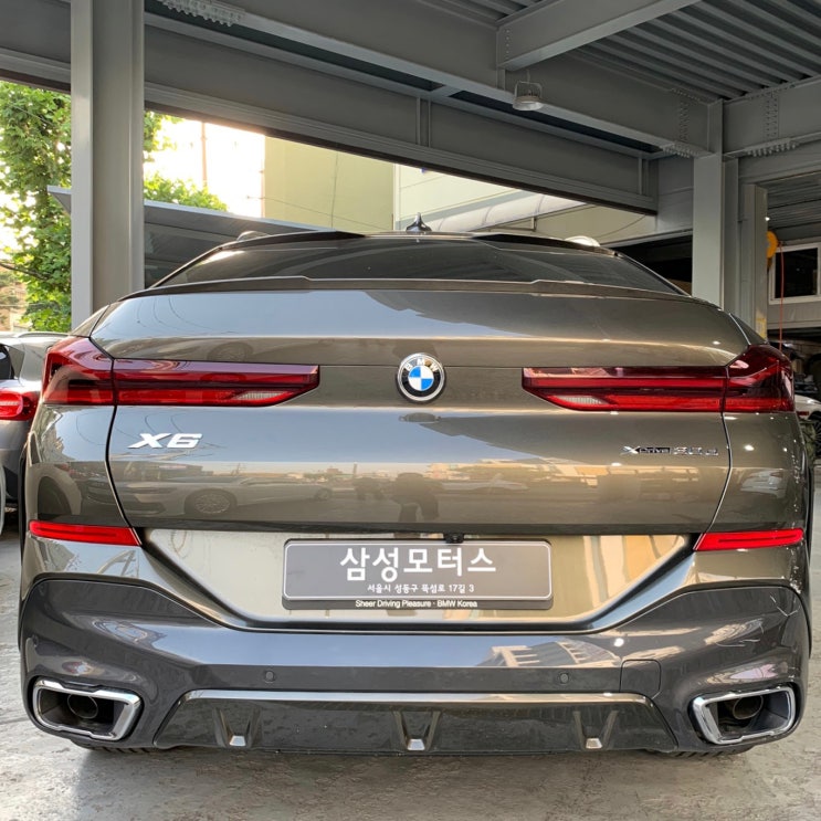 서울 성수동 삼성모터스 신형 Bmw X6 뒷범퍼 찍힘 부분도색 수리 강남 송파 가까운 곳 수입차 판금 외형복원 사고